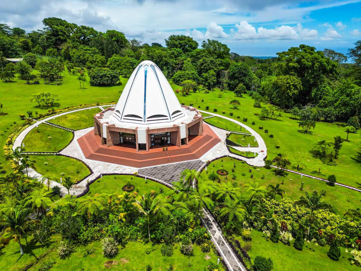 The Guide to Religions in Samoa - Samoa Pocket Guide