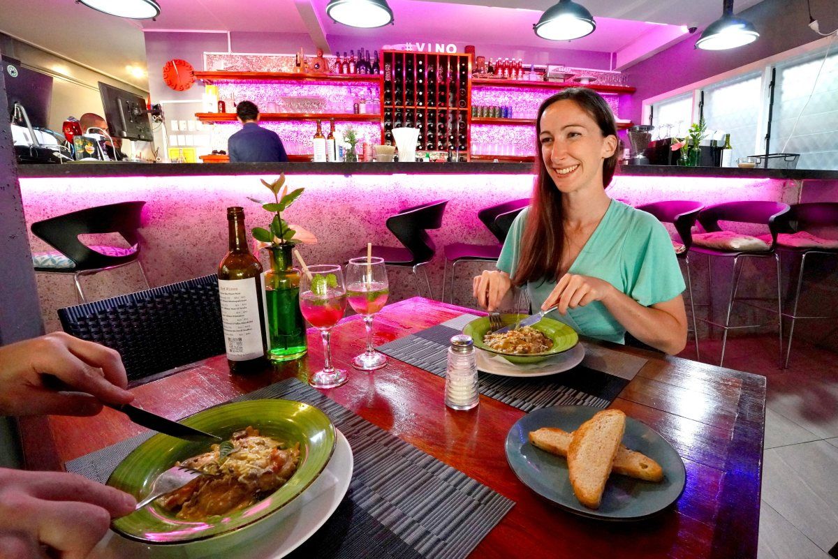 21 BEST Restaurants in Samoa 2026 (We've Tried Them All!)
