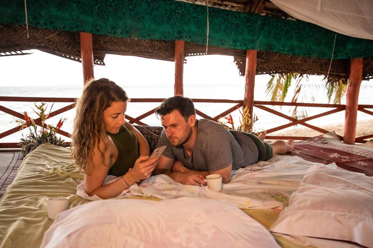 Staying in a Beach Fale in Samoa + 10 Essential Tips! 🌴 - Samoa Pocket ...