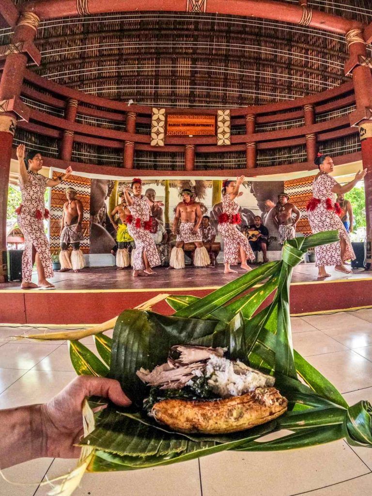 The Food Guide to Samoa: Places to Eat & Food Tours 🍍 2026
